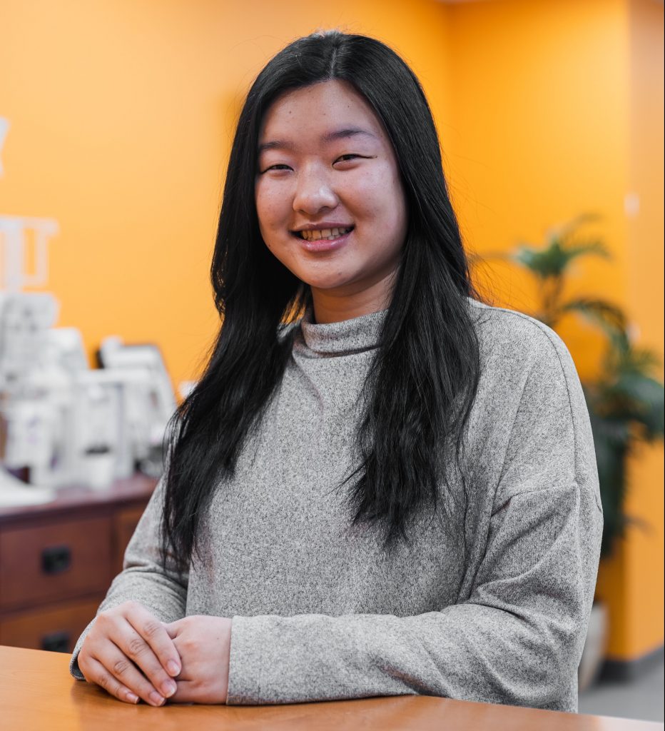 Esther Ching - MSW, BSW, RSW / Service Manager